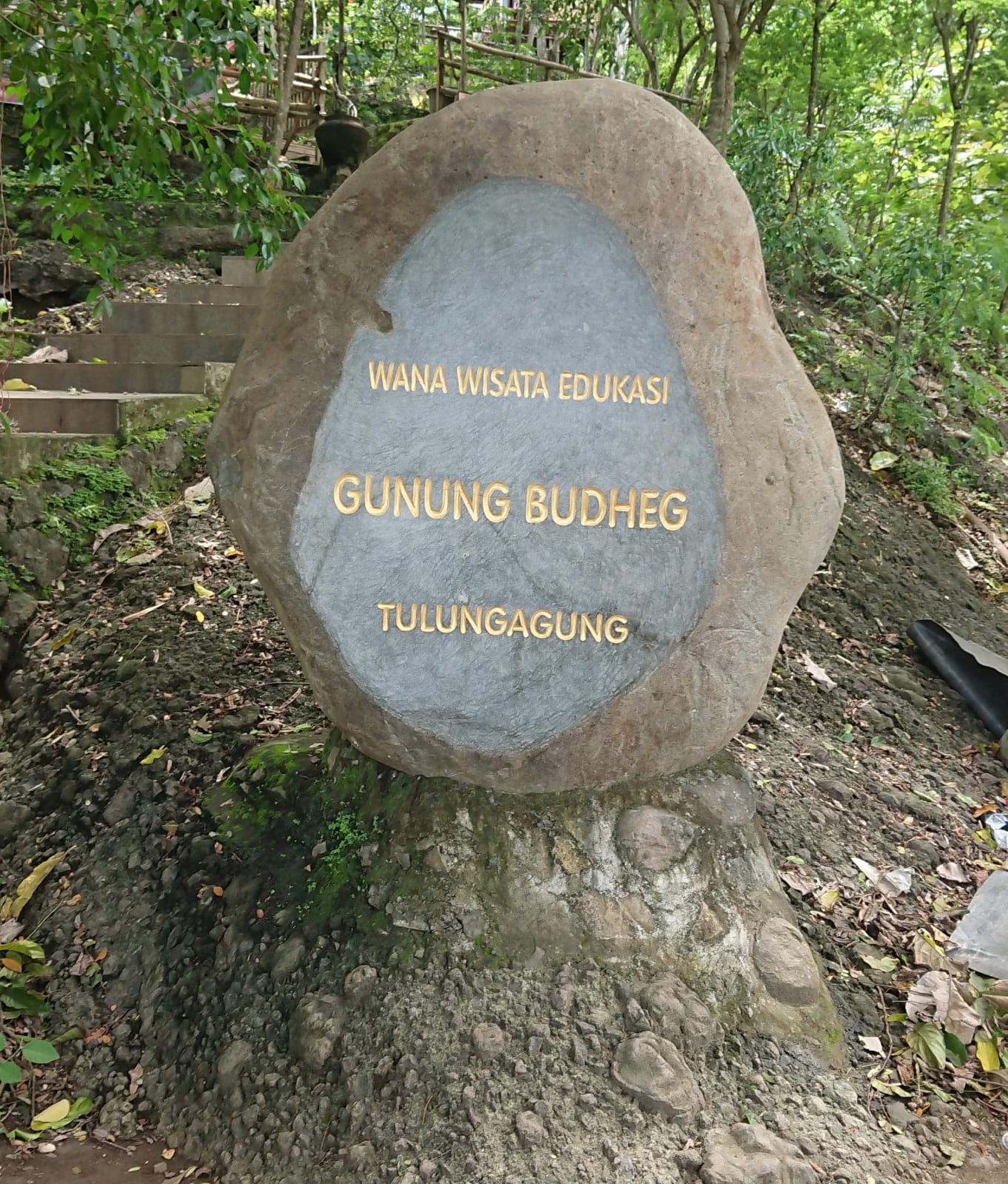 Konflik Pengelolaan Wisata Makam Fiktif di Gunung Budeg di Bongkar ...